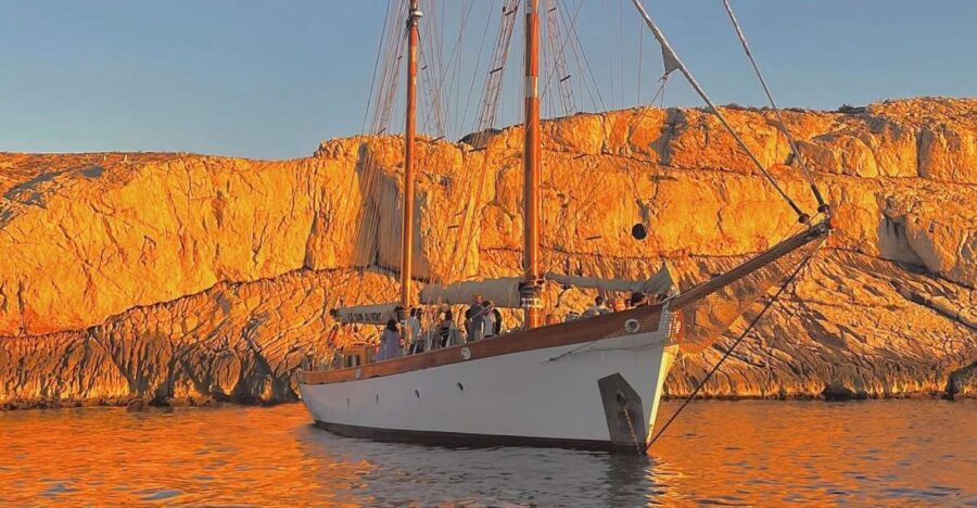 Marseille: Frioul Islands Sunset Cruise with Cocktail Dinner - Why This Tour Stands Out