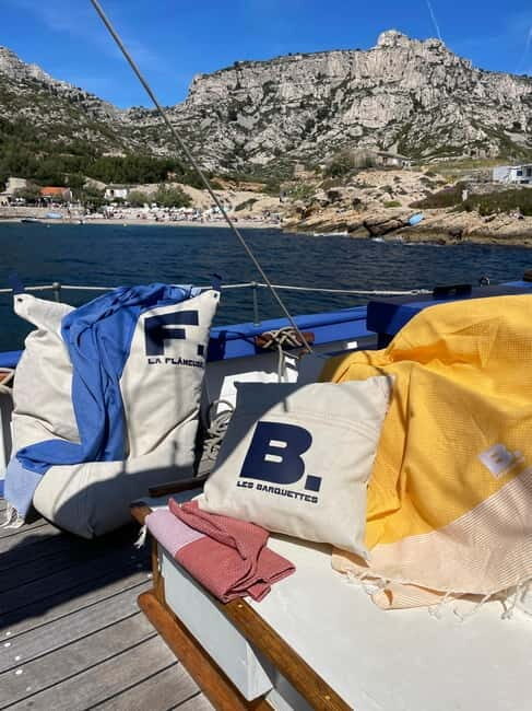 Marseille: sunset sailing, buffet, and Provence wines - FAQ