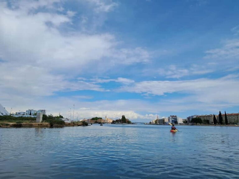 Martigues: Kayak trip on the canals - Analyzing the Value