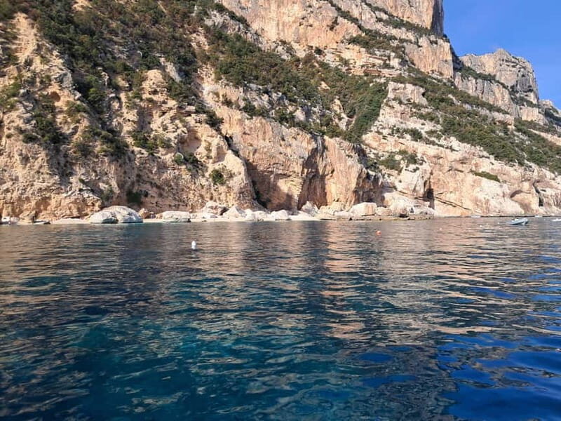 Maxi raft trip in the Gulf of Orosei cala Mariolu cala Luna cala Biriala - The Experience in Detail