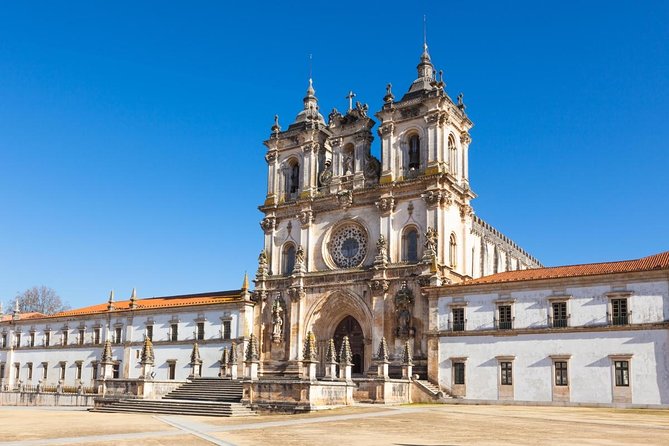 Medieval towns of Óbidos and Alcobaça from Lisbon with Lunch - Key Points