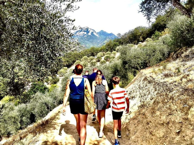 Menton: Citrus Farm, Old-Town & Botanic Full Day Tour - Visiting a Citrus Farm