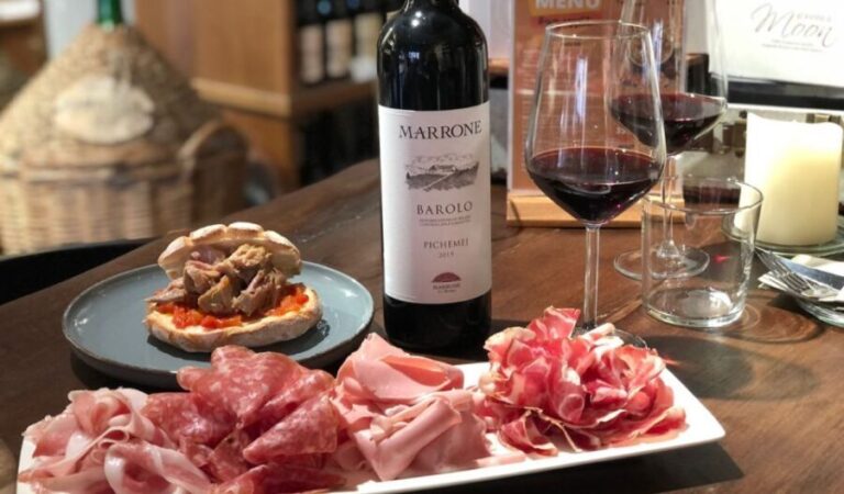 Milan: Aperitivo with Tasting Plate & Glass of Wine - The Experience Environment and Group Dynamic