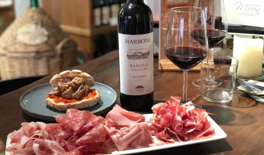 Milan: Aperitivo with Tasting Plate & Glass of Wine - The Experience Environment and Group Dynamic