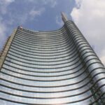 Milan: Piazza Gae Aulenti and Pelli Tower Walking Tour - Key Points