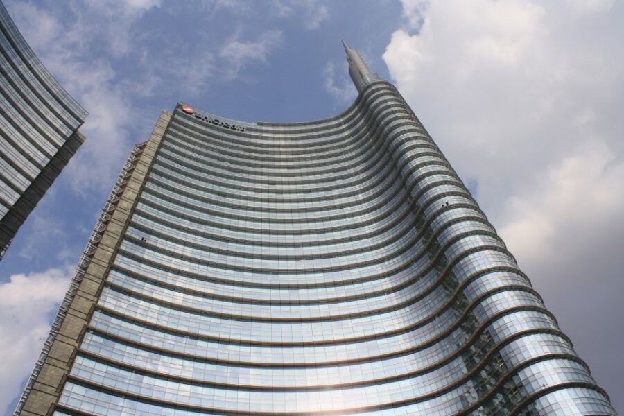 Milan: Piazza Gae Aulenti and Pelli Tower Walking Tour - Key Points