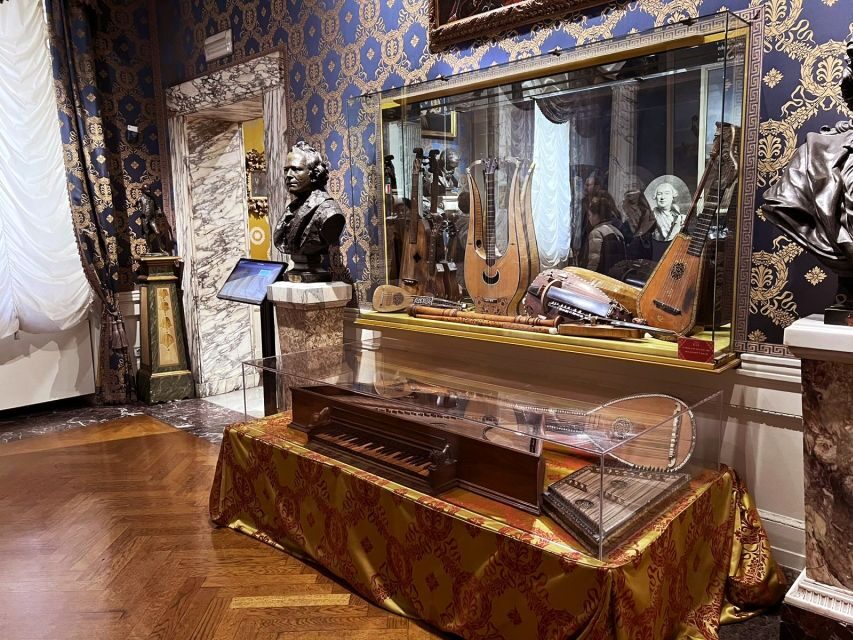 Milan: Scala Theater and Duomo Cathedral Guided Tour - Authentic Voices and Real Experiences