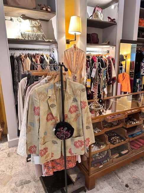 Milan: The Ultimate Vintage Shopping Guidebook - A Deep Dive into the Experience