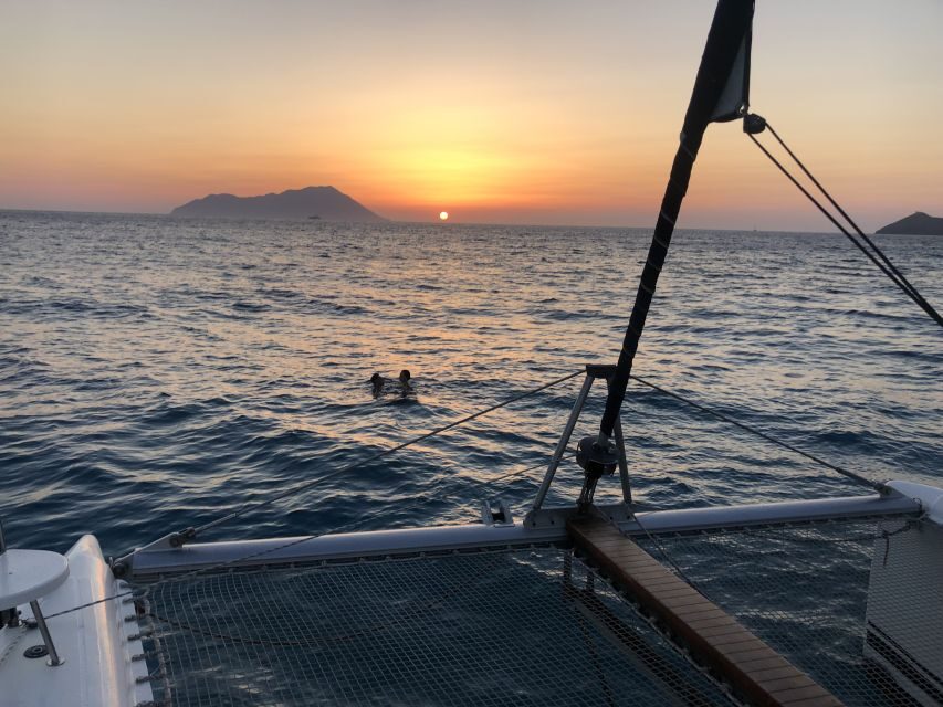 Milos: Sunset Catamaran Cruise with Kleftiko Visit - The Experience You Can Expect