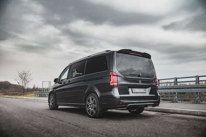 Minivan Arrival Transfer Stockholm Airport ARN to Stockholm City - Key Points