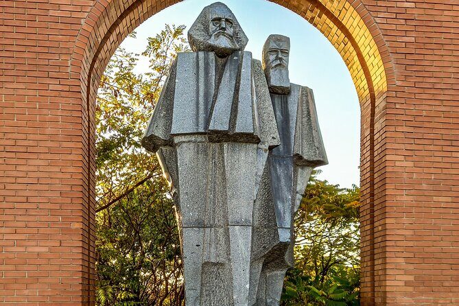 Minivan to Communist Statues and Memento Park with Live Guide - Who Will Appreciate This Tour?
