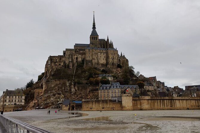 Mont Saint Michel Private VIP Tour with Champagne from Paris - What’s Included and What’s Not