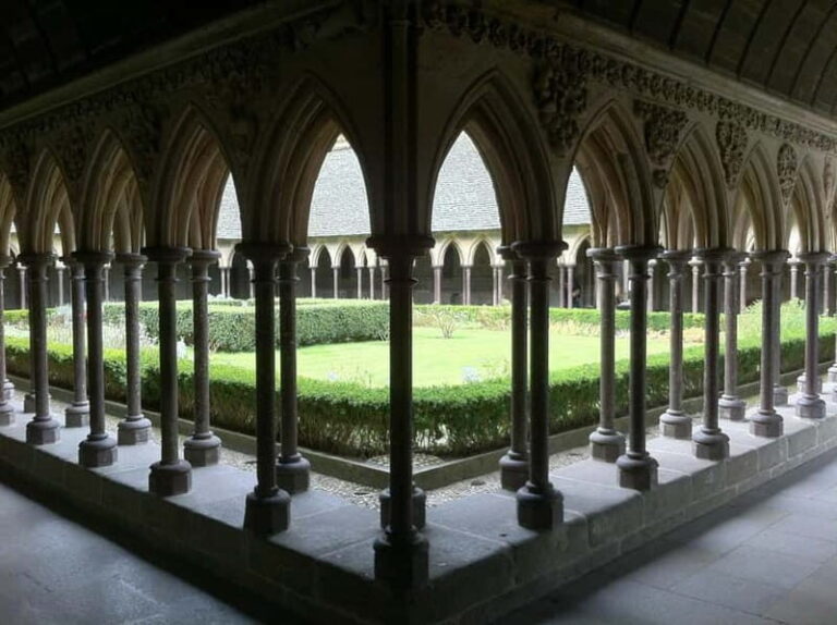 Mont Saint-Michel - VIP Private luxury van trip from Paris - The Power of Customization