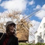 Montmartre en chansons: tour with a professional singer - The Role of Music and Stories