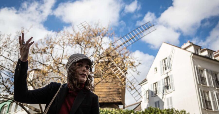 Montmartre en chansons: tour with a professional singer - The Role of Music and Stories