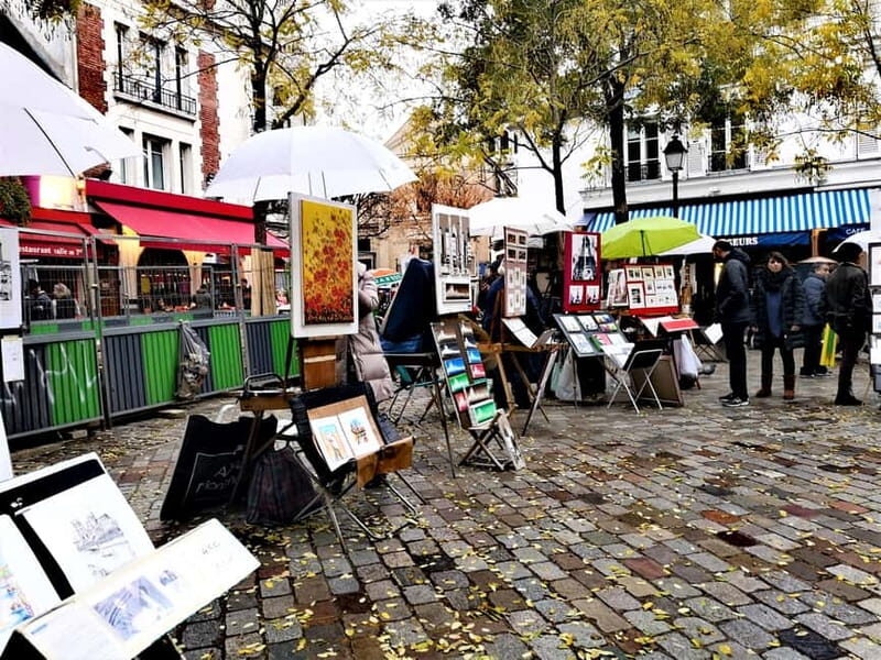 Montmartre : private family tour - Details That Make a Difference