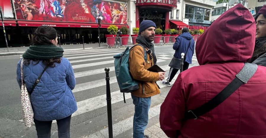 Montmartre Walking Tour: A Journey Through Art and History - Detailed Review of the Montmartre Walking Tour