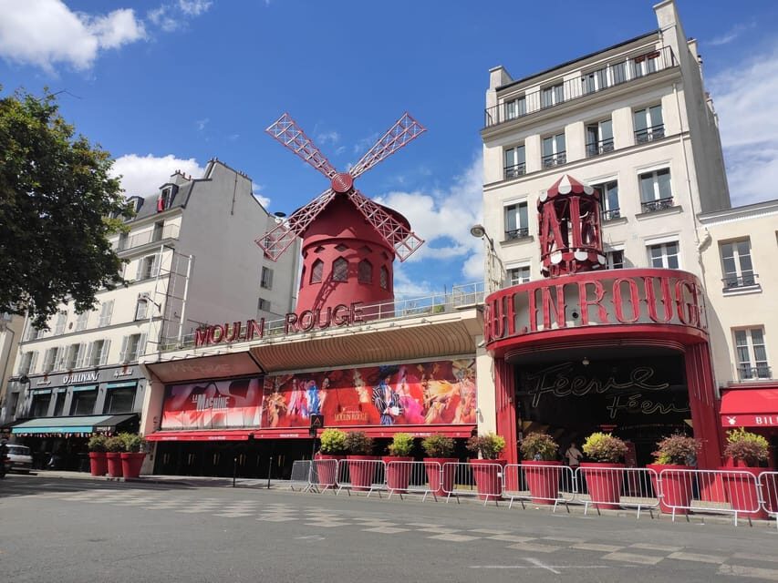 Montmartre Walking Tour with a Local Guide - The Tour Itinerary: What to Expect