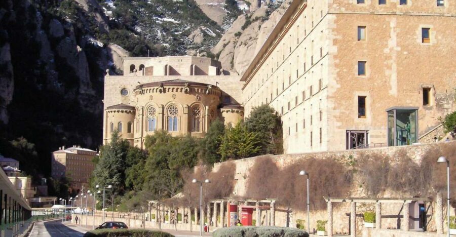 Montserrat: 6-Hour Tour with a Choice of 3 Levels of Hiking - The Three Hiking Options: Tailoring the Challenge
