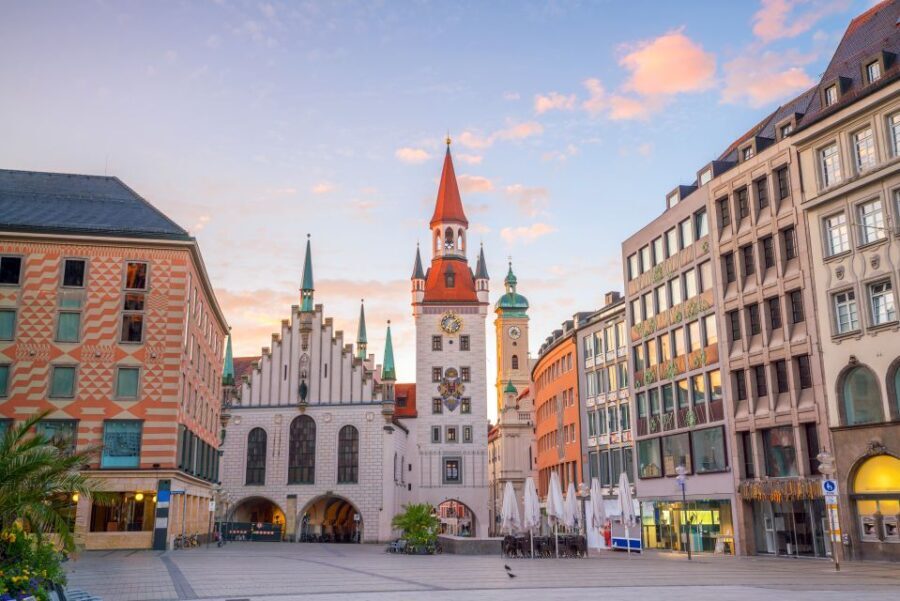 Munich: Alte Pinakothek and Old Town Private Walking Tour - Navigating the Old Town in a Shorter Tour