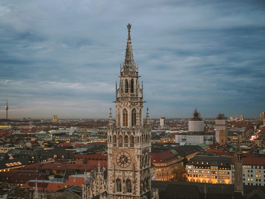 Munich: Highlights Walking Tour with a Guide - The Itinerary: A Walk Through History and Culture
