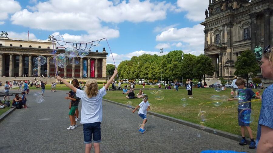 Nantes: Family Quest Guided Walking Tour - What Makes This Tour Stand Out?