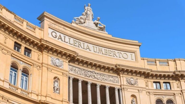 Naples: discover Via Toledo amid history and tradition - Architectural Marvels: The Umberto I Gallery and Toledo Metro