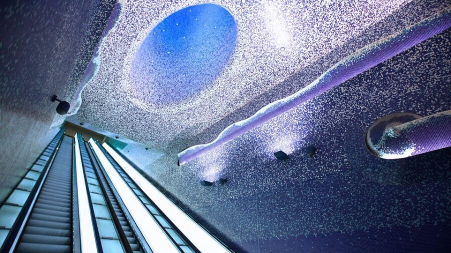 Naples: guided tour of the artists' tube on Line 1 to Toledo - The Toledo Station: The Showpiece of the Art Metro