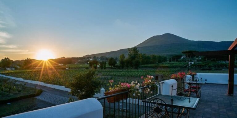 Naples: Guided Walking Tour with Lunch and Wine Tasting - What Sets This Tour Apart
