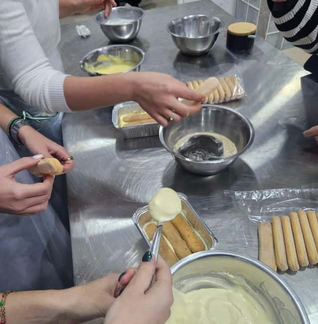 Naples: Neapolitan Pizza and Tiramisu Cooking Class - The Itinerary Breakdown
