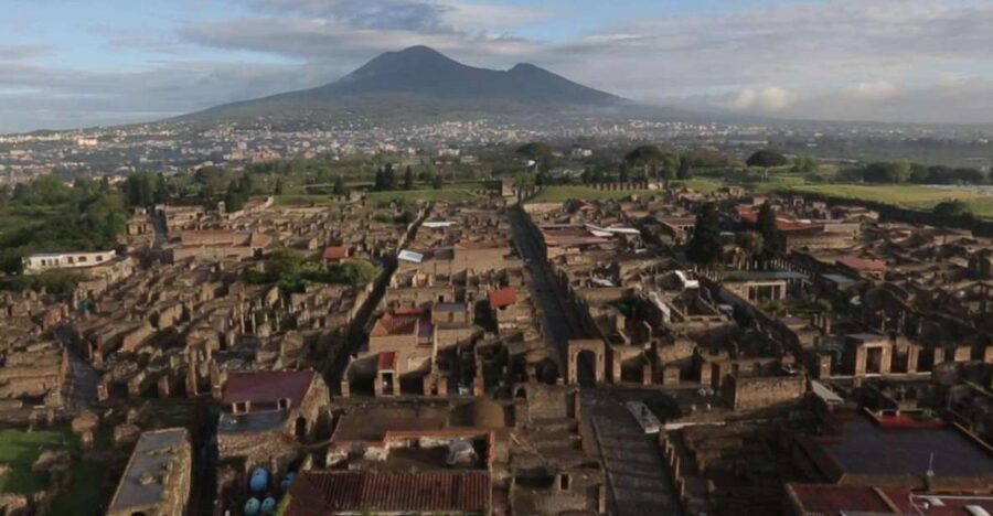 Naples: Pompeii and Herculaneum Tour with Tickets and Lunch - What the Reviews Say