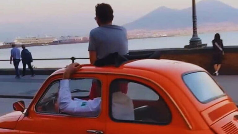 Naples: Scenic Tour on a Vintage Car - The Experience: Pros and Cons