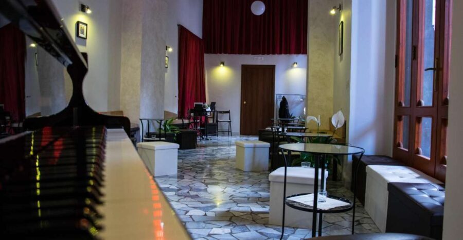 Naples: Traditional Neapolitan Music Concert - An In-Depth Look at the Experience