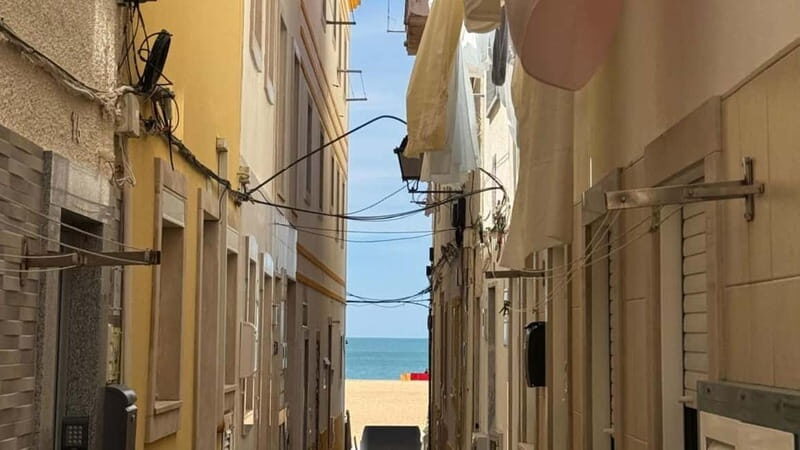 Nazaré in depth: History, panoramas, and flavors - Climbing to Sítio: Views and Legends