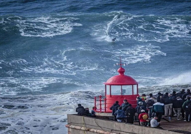 Nazaré: The Giant Waves Surf Experience - Who Should Consider This Tour?