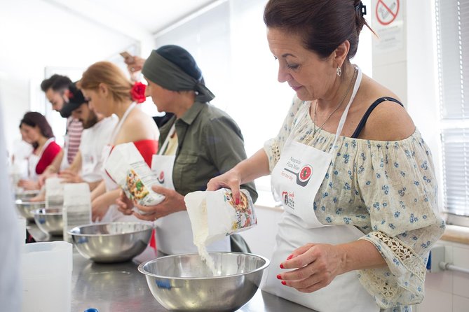 Neapolitan Pizzamaker for One Day - Discovering the Art of Neapolitan Pizza: A Detailed Look at the Pizzamaking Workshop in Naples