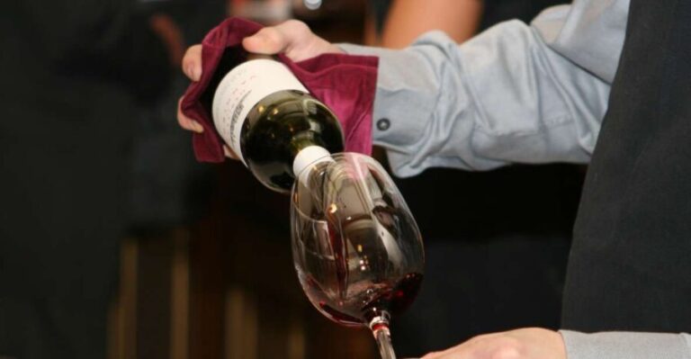 Neive: Reds of Piedmont Wine Tasting Tour with 5 Glasses - The Charm of Neive and Its Enoteca Setting