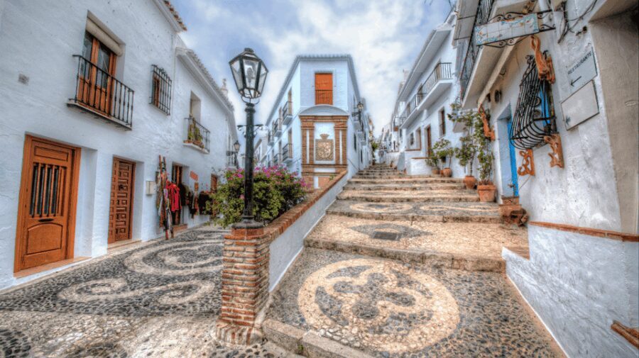 Nerja and Frigiliana from Málaga: the mountain and the sea - Who Should Consider This Tour?