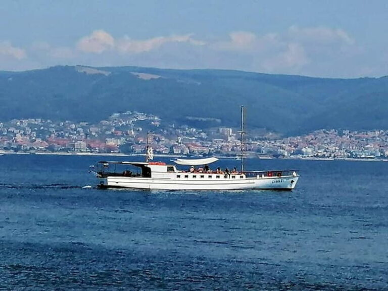 Nessebar: 4-Hour Boat Tour incl. Fishing, Lunch & Drinks - Why This Tour Works