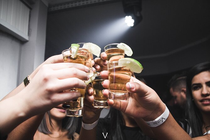 Night PubCrawl Tour in München - Shots and Party! - Key Points