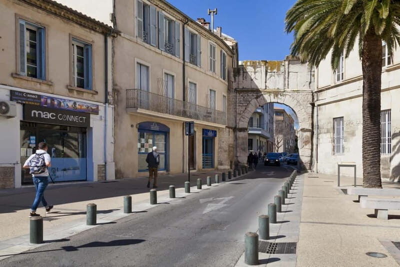 Nîmes: Express Walk with a Local in 60 minutes - What Makes This Tour Stand Out