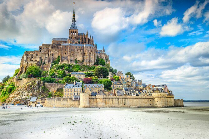 Normandy to Mont-Saint-Michel: Private Tour up to 8 pax per group - Detailed Breakdown of the Experience