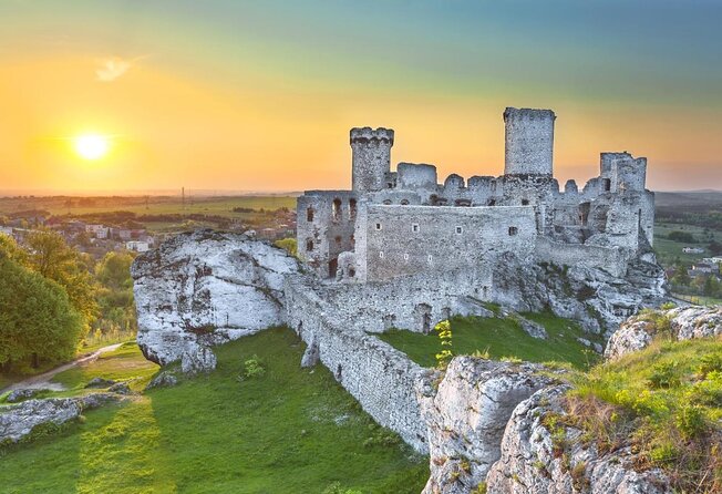 Ogrodzieniec Castle & Ojcow National Park Tour - Exploring the Itinerary in Detail
