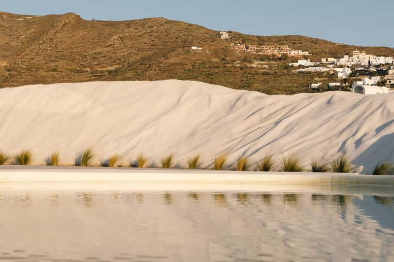Oia: Retreat Infinity Pool Ticket with Sea and Sunset Views - The Pool and Lounge Area: What You Can Expect