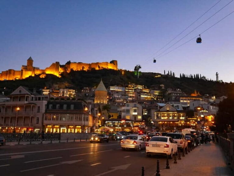 Old Tbilisi Highlights Walking Tour with Wine & 10 Tastings - A Detailed Breakdown of the Itinerary