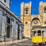 Old town of Lisbon on board of a tuk tuk- 1hour - Authenticity and Authentic Experiences