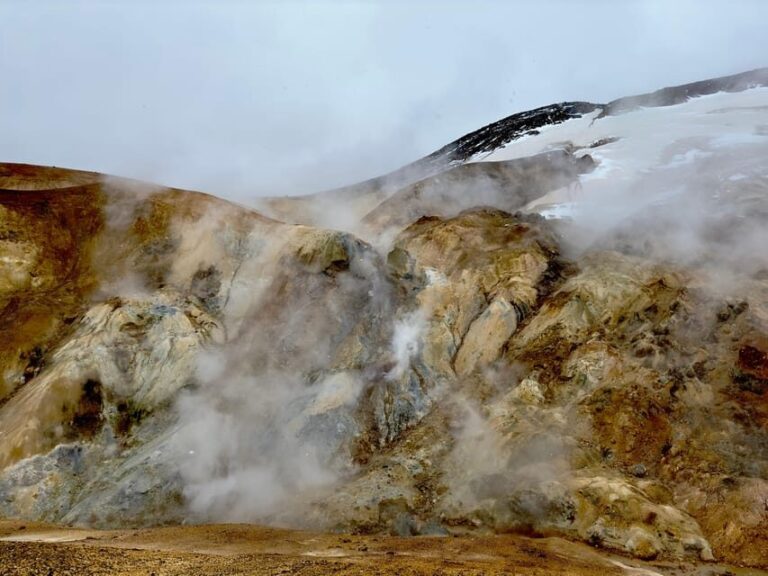One-Day Private Kerlingarfjoll tour: Geothermal hidden gem - The Iconic Stops: Geysir and Gullfoss
