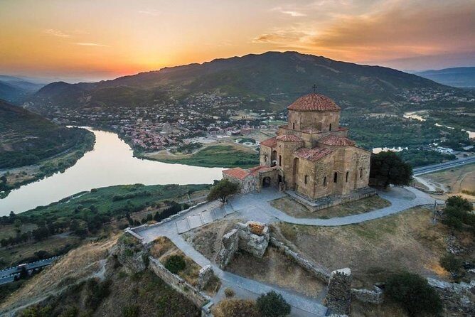 One Day Tour to Tbilisi and Mtskheta - Exploring the Itinerary in Detail