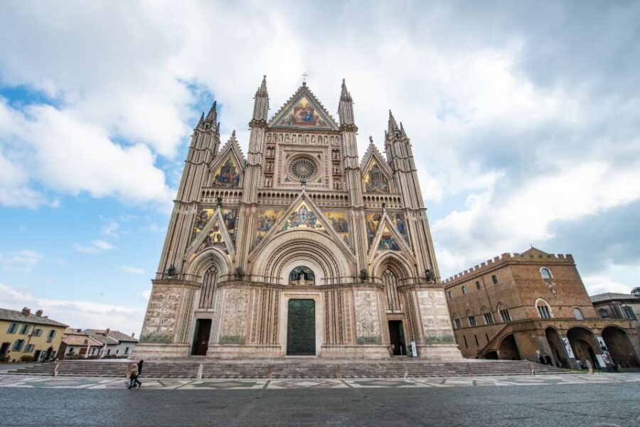 Orvieto Walking Tour including Duomo tickets - The Charm of Church of SantAndrea