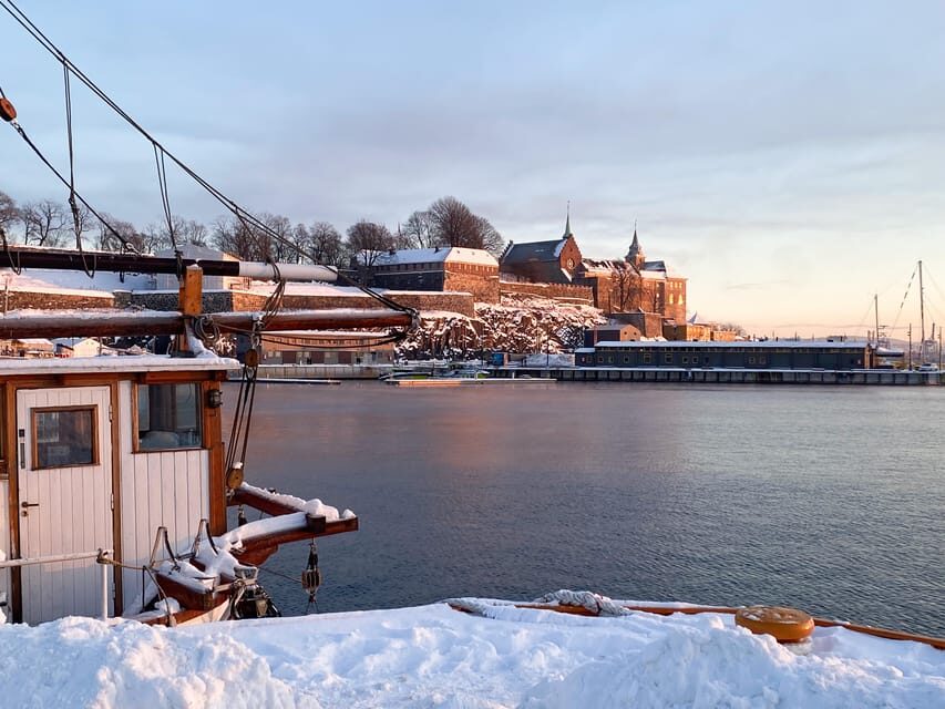 Oslo: City Walking Tour with Passionate Independent Guide - Kvadraturen: Oslo’s Historic Heart